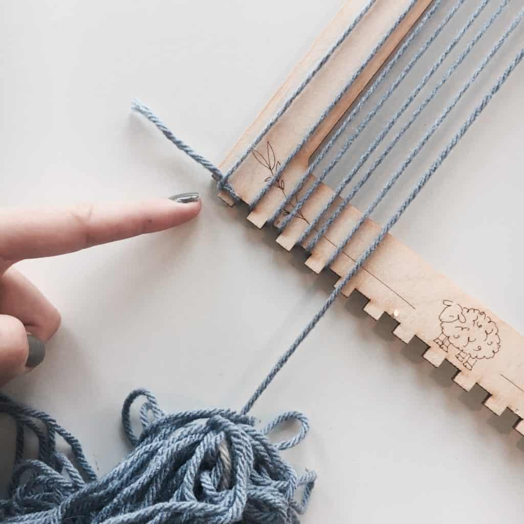 How To Weave Using A Pop Out Loom – New Hobby Box